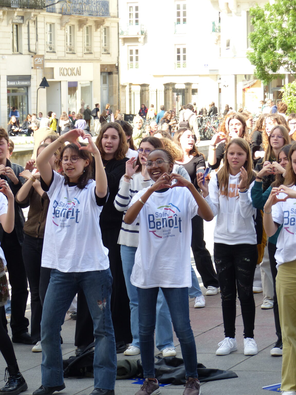 Le Lycée Saint-Benoît honore la journée européenne ! - Ensemble ...
